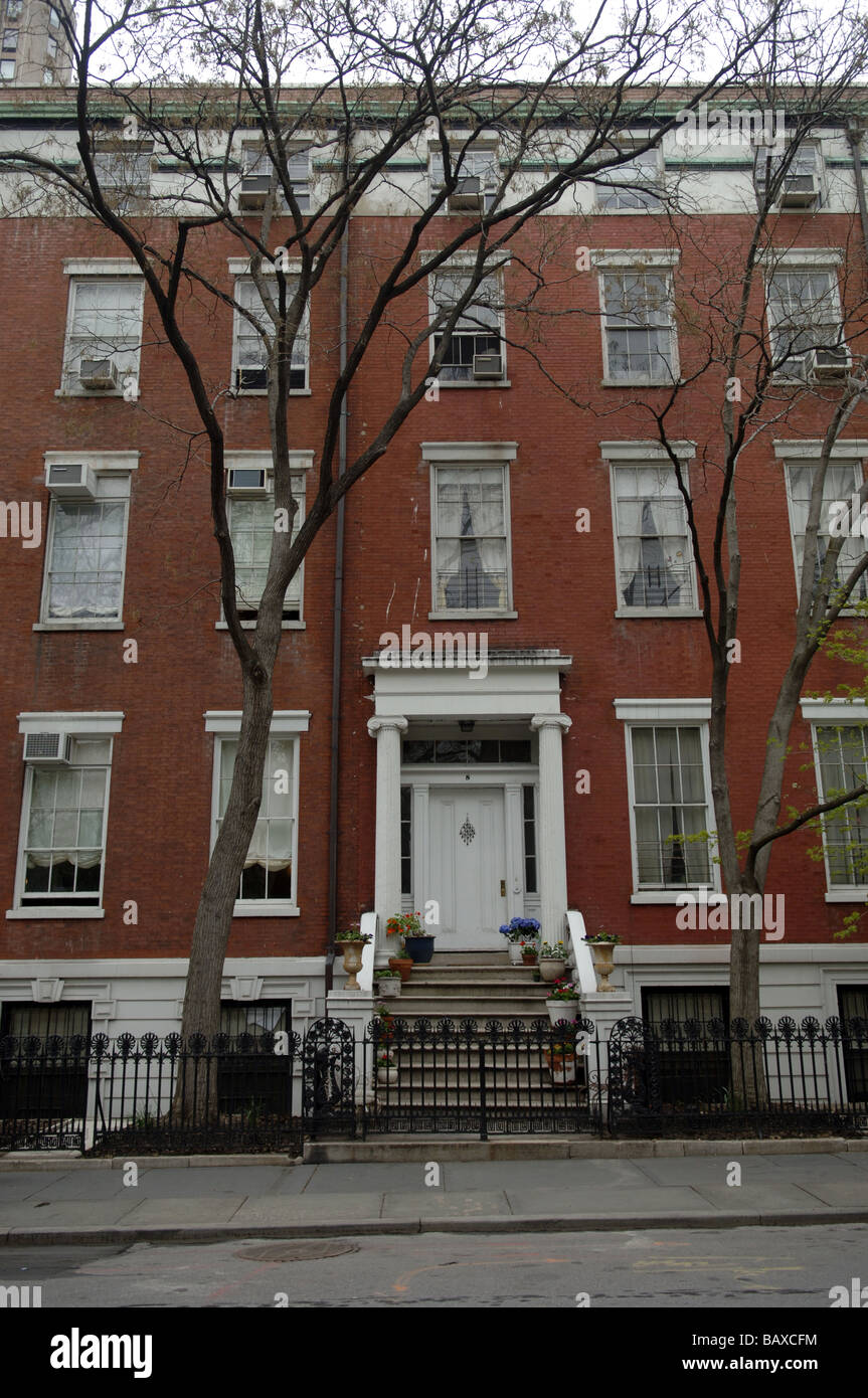 Row houses new york historic hi-res stock photography and images - Alamy