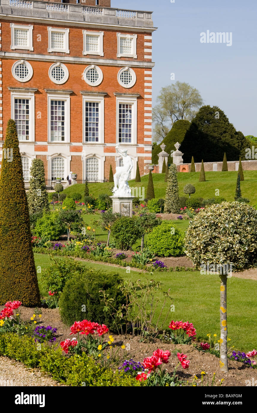Privy Garden Hampton Court Palace High Resolution Stock Photography and ...