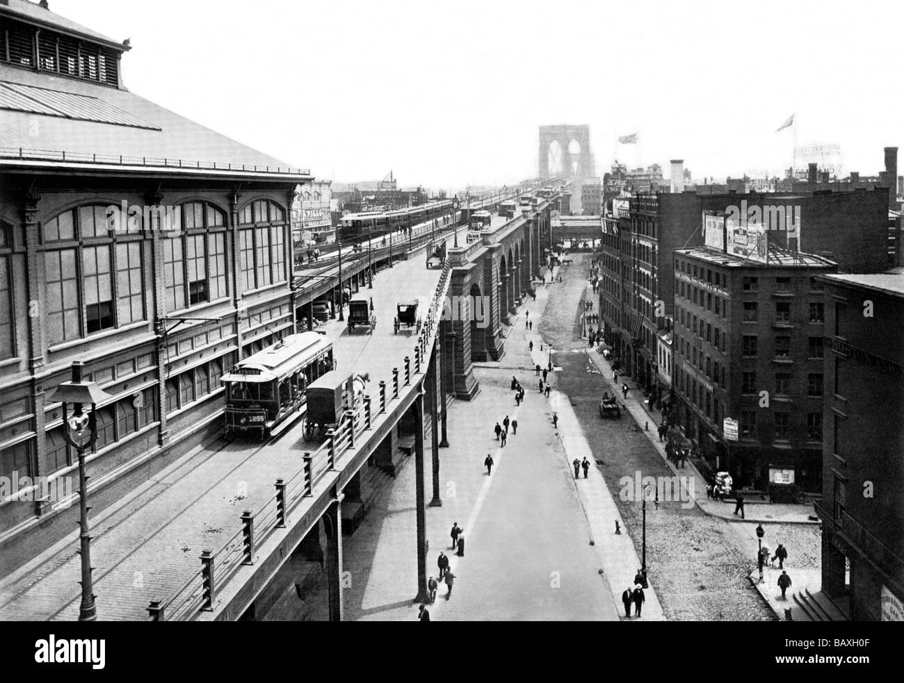 Brooklyn Bridge Approach from Manhattan Stock Photo - Alamy