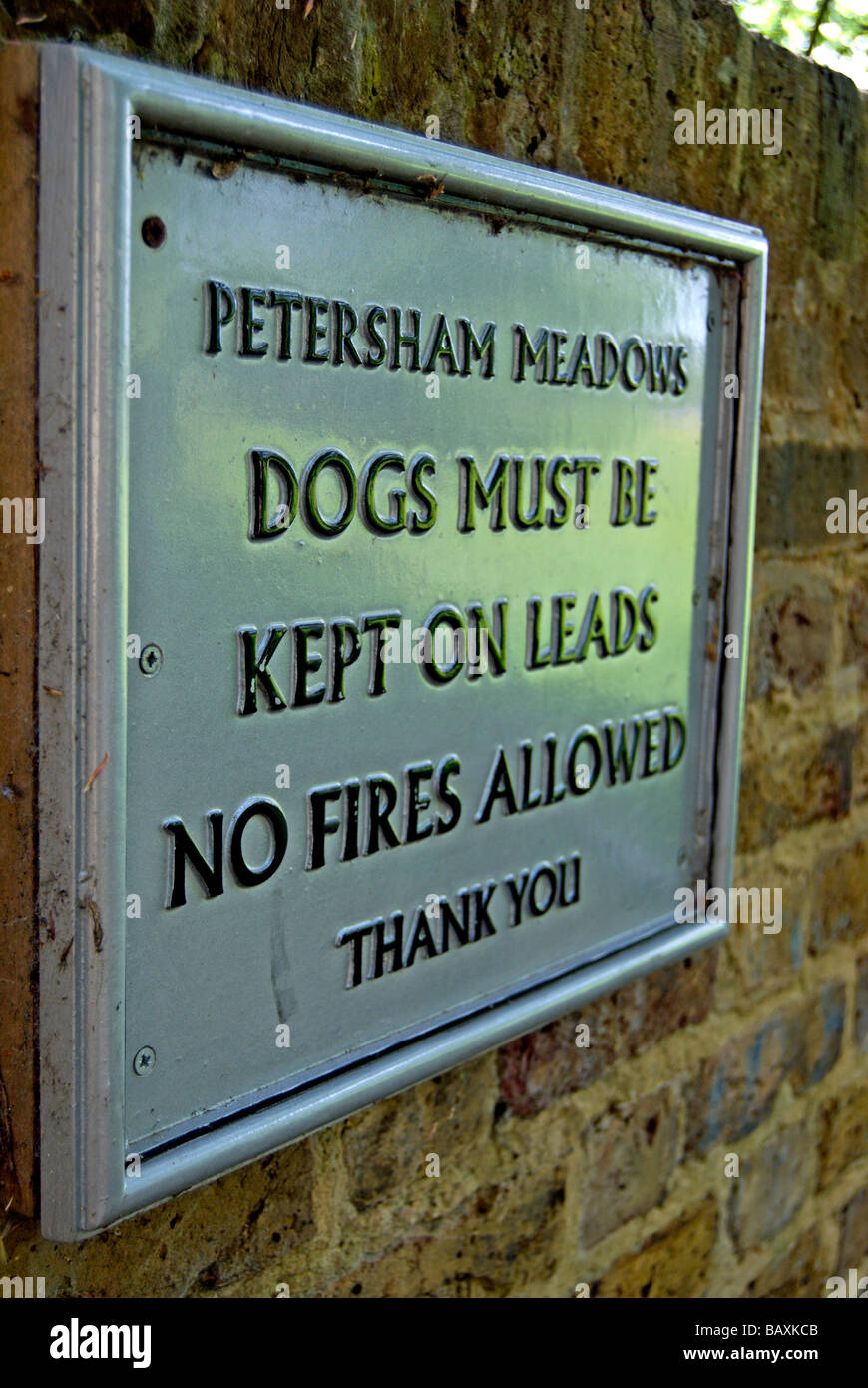 dogs must be kept on leads no fires allowed thank you sign at petersham ...