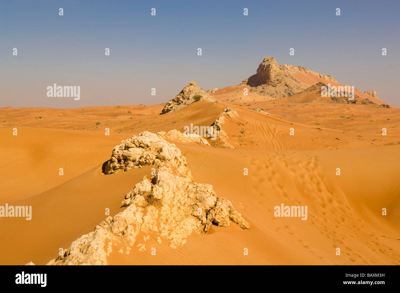 Sand in dubai hi-res stock photography and images - Alamy