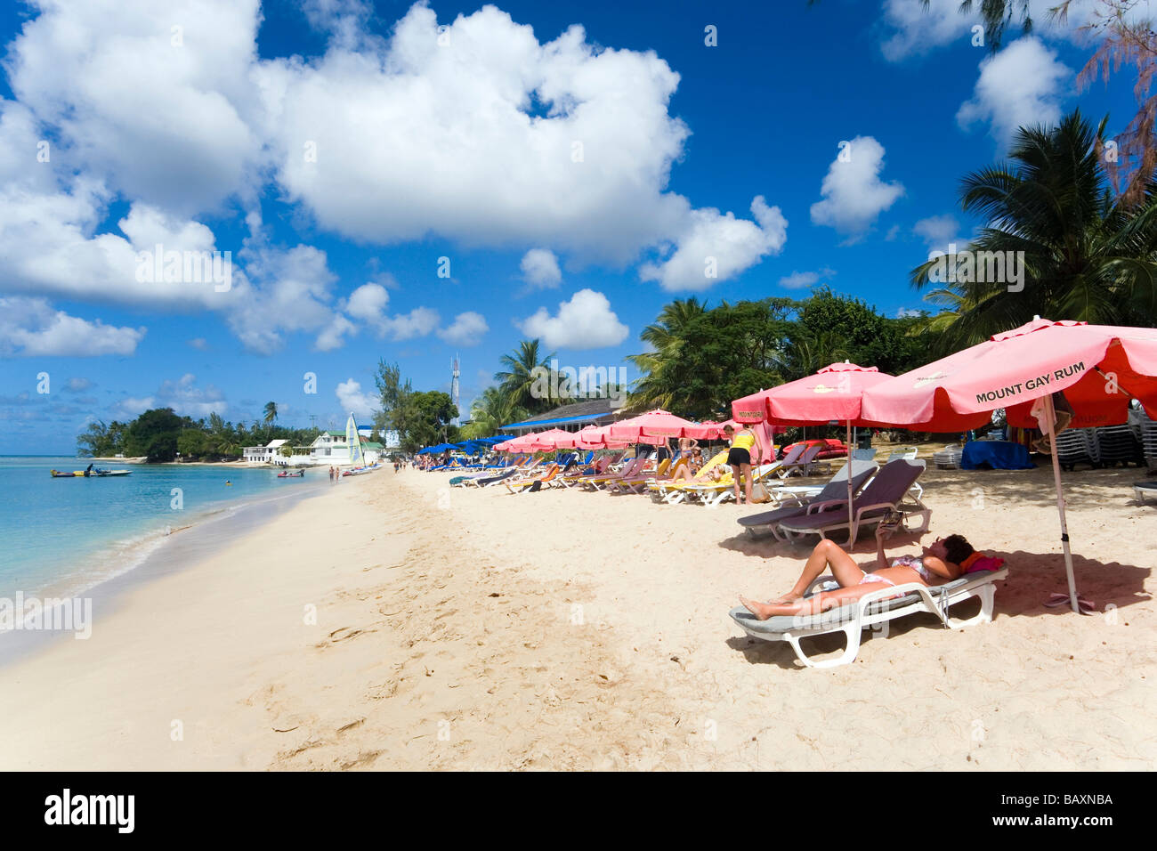 Barbados people beach hi-res stock photography and images - Alamy