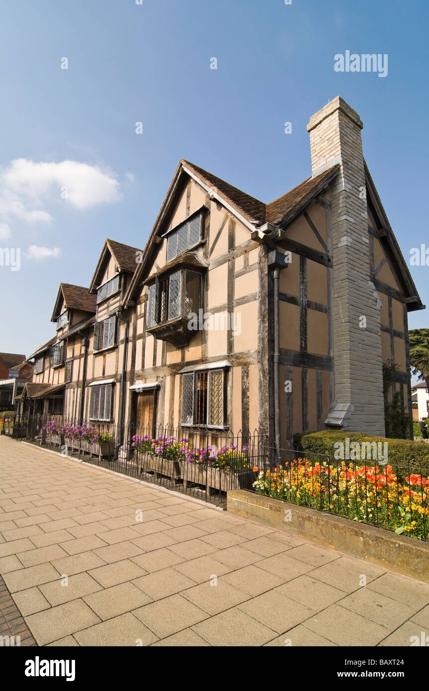 Vertical wide angle of the old timber framed tudor house, Shakespeare's ...