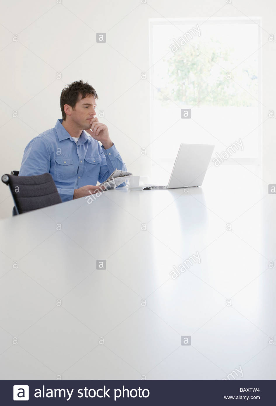 Man Head Hands Dining Table Stock Photos & Man Head Hands Dining Table ...