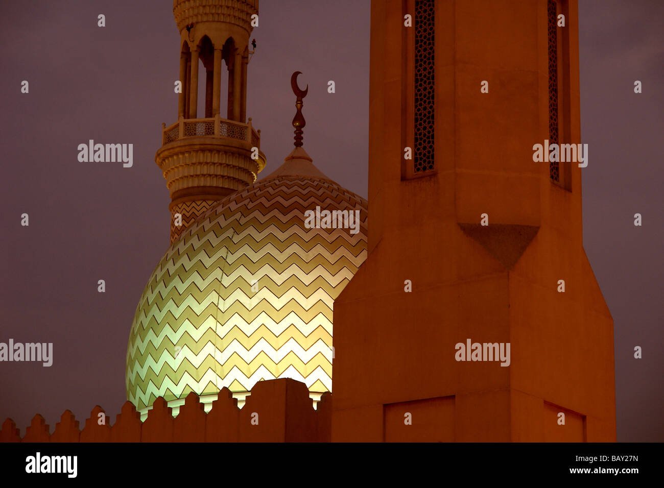 Mosque rak uae hi-res stock photography and images - Alamy
