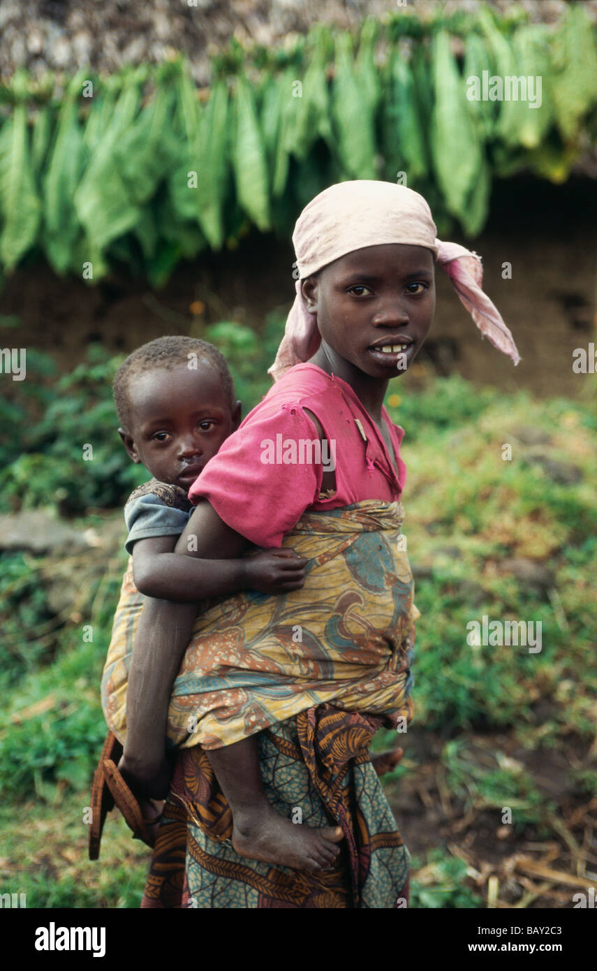 Native woman with child, Djombe, Virunga Mountains, Zaire, Africa Stock ...