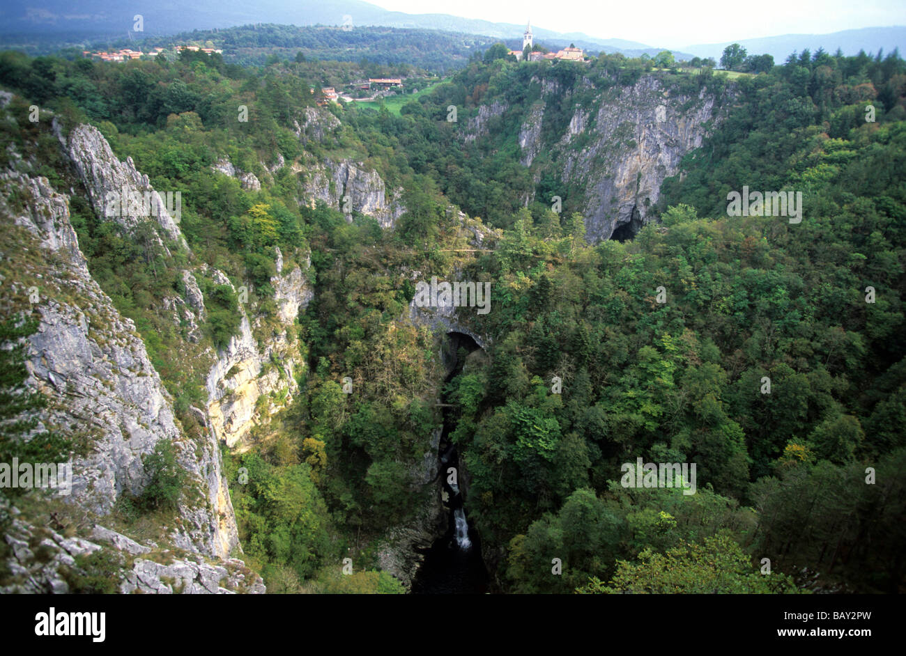 Slovenia cave reka hi-res stock photography and images - Alamy