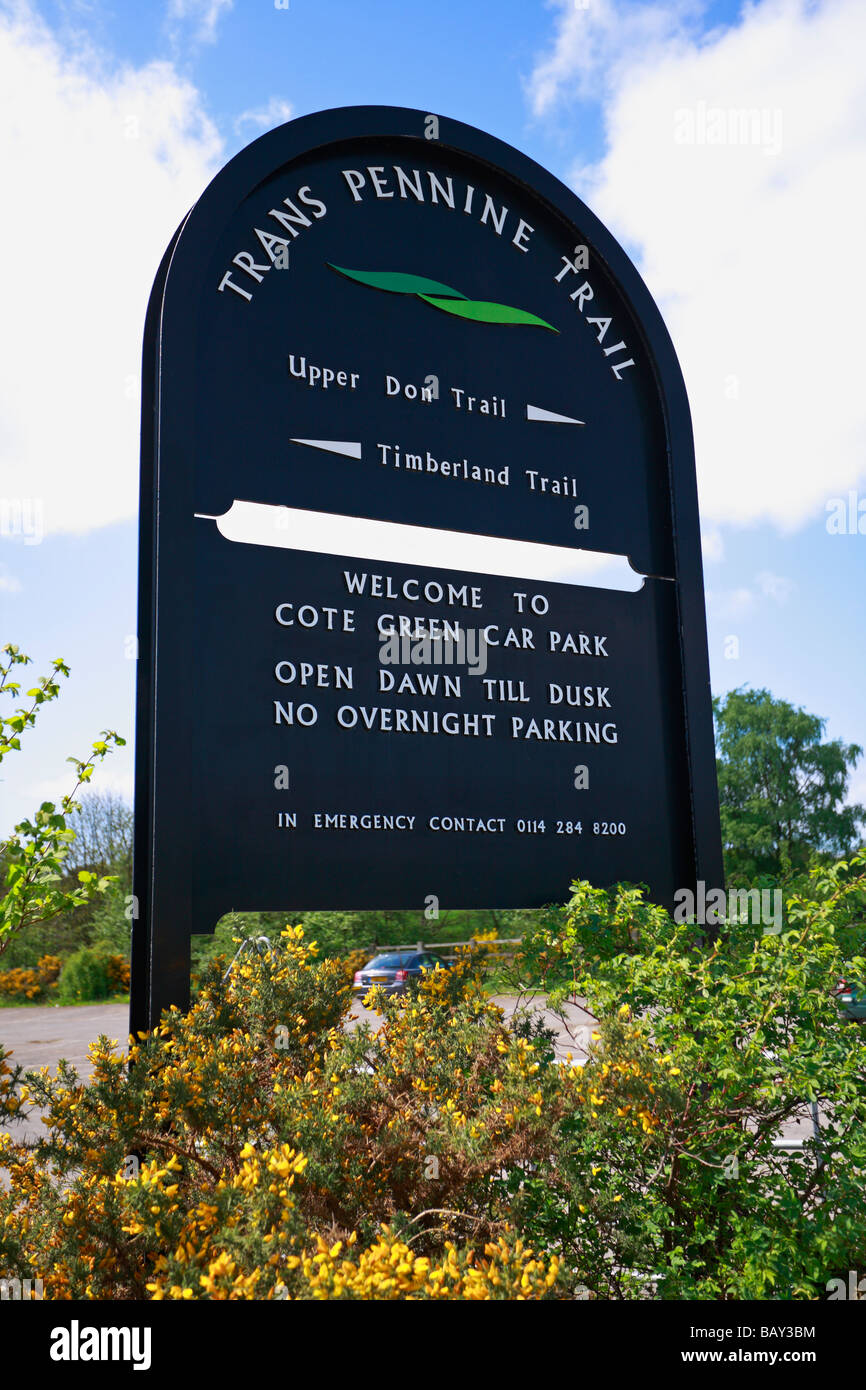 Walking trail sign uk hi-res stock photography and images - Alamy