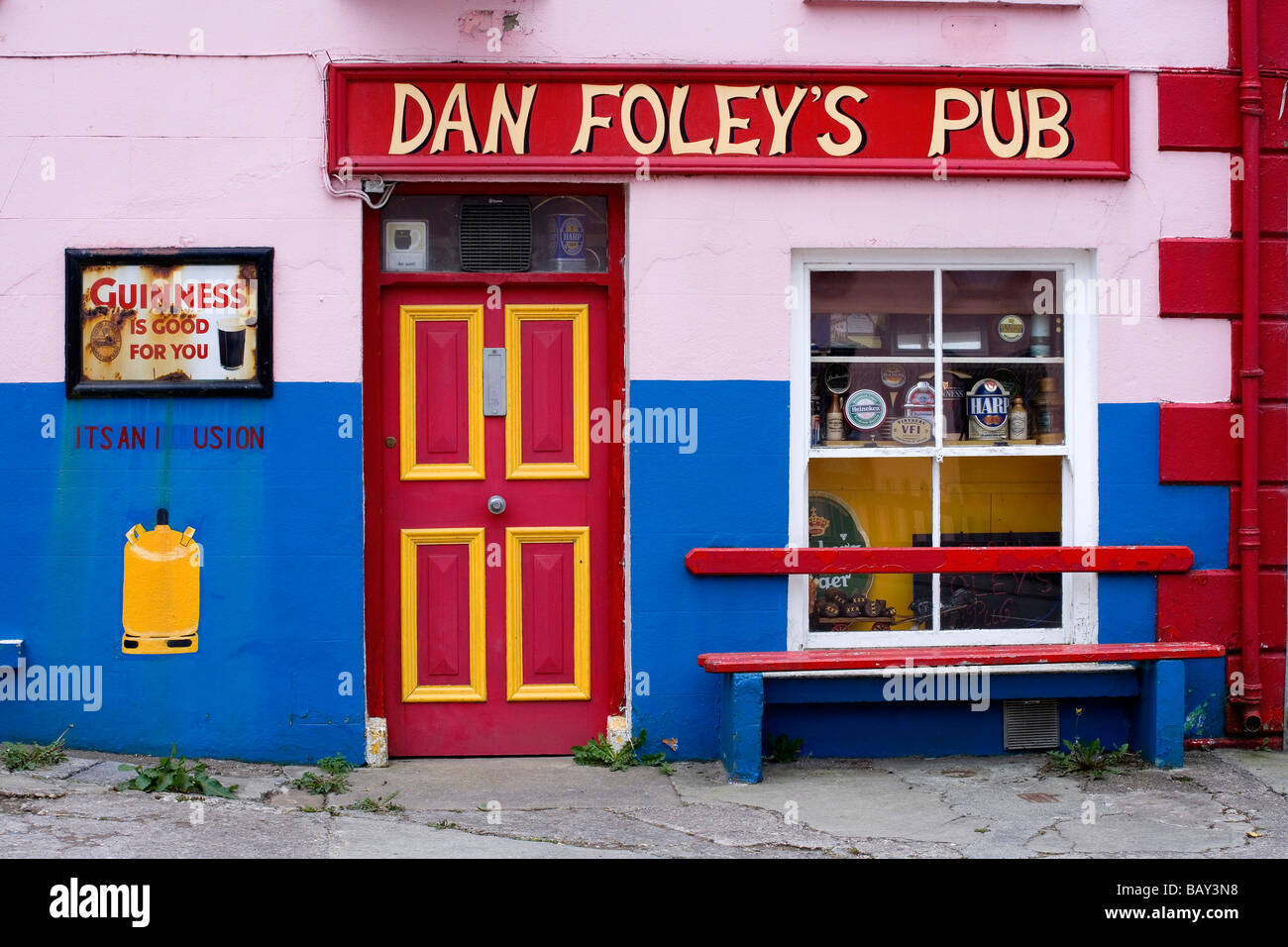 Dan foleys pub in annascaul hi-res stock photography and images - Alamy