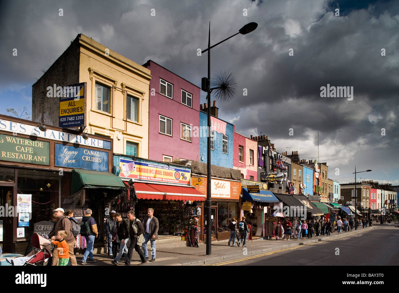 Person in london hi-res stock photography and images - Alamy