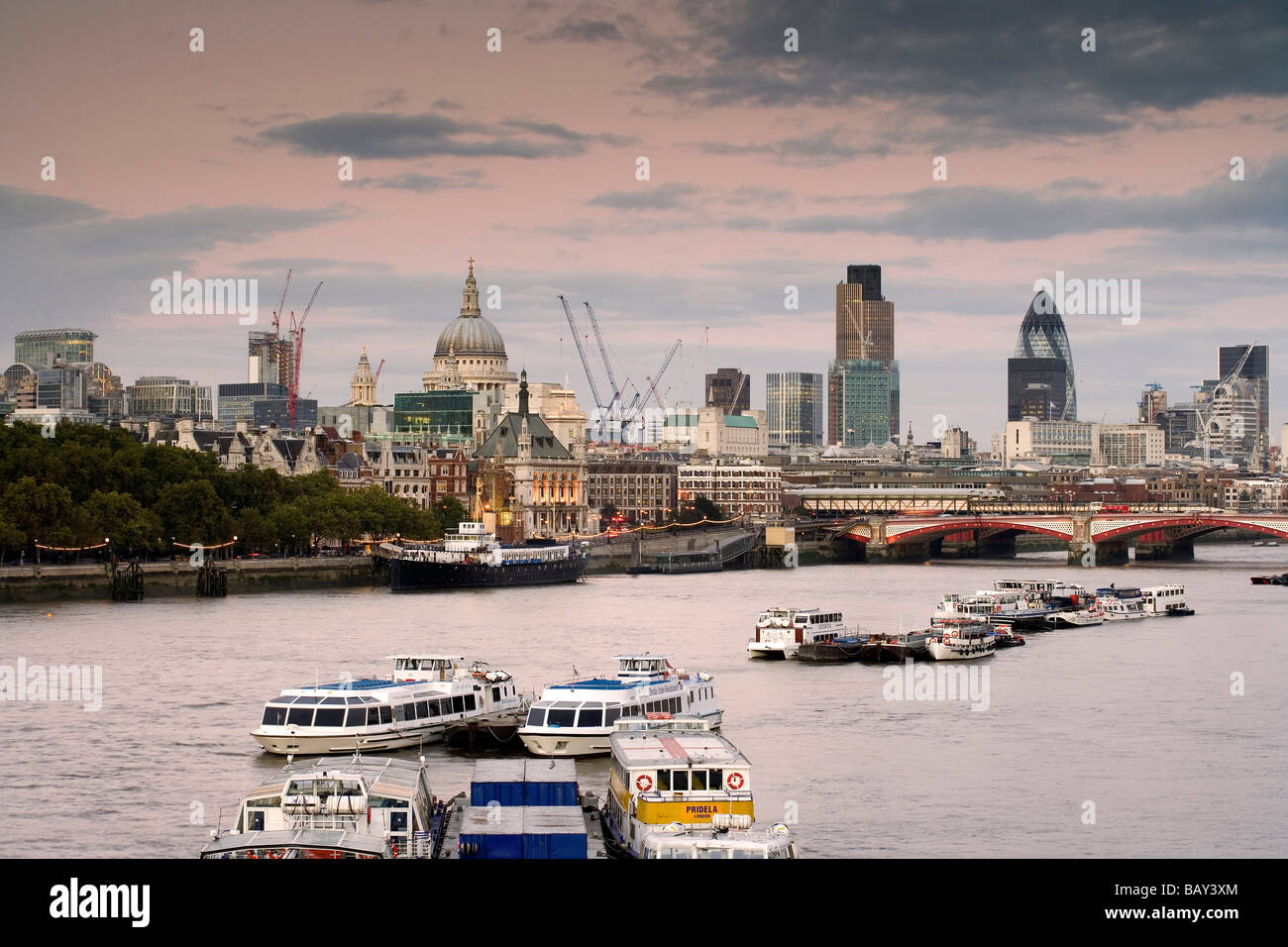 Waterloo bridge view hi-res stock photography and images - Alamy