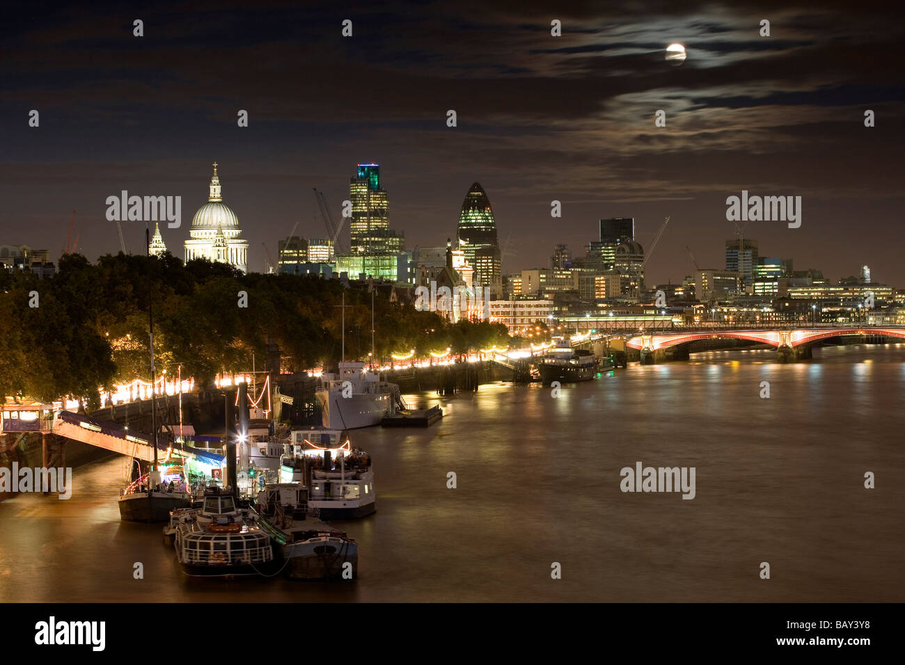 Waterloo bridge view hi-res stock photography and images - Alamy