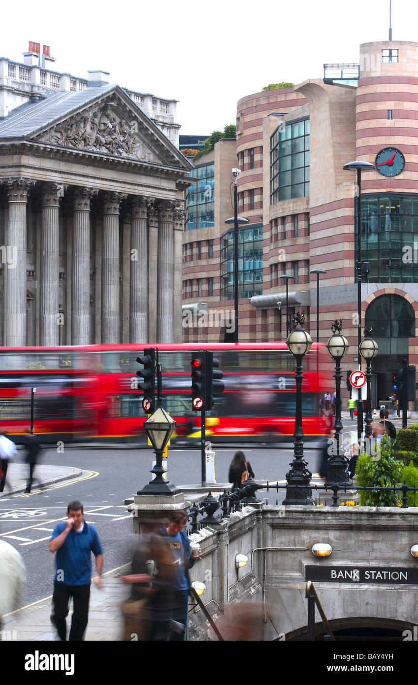 Bank Crossing, Financial center, City of London, England, Britain ...