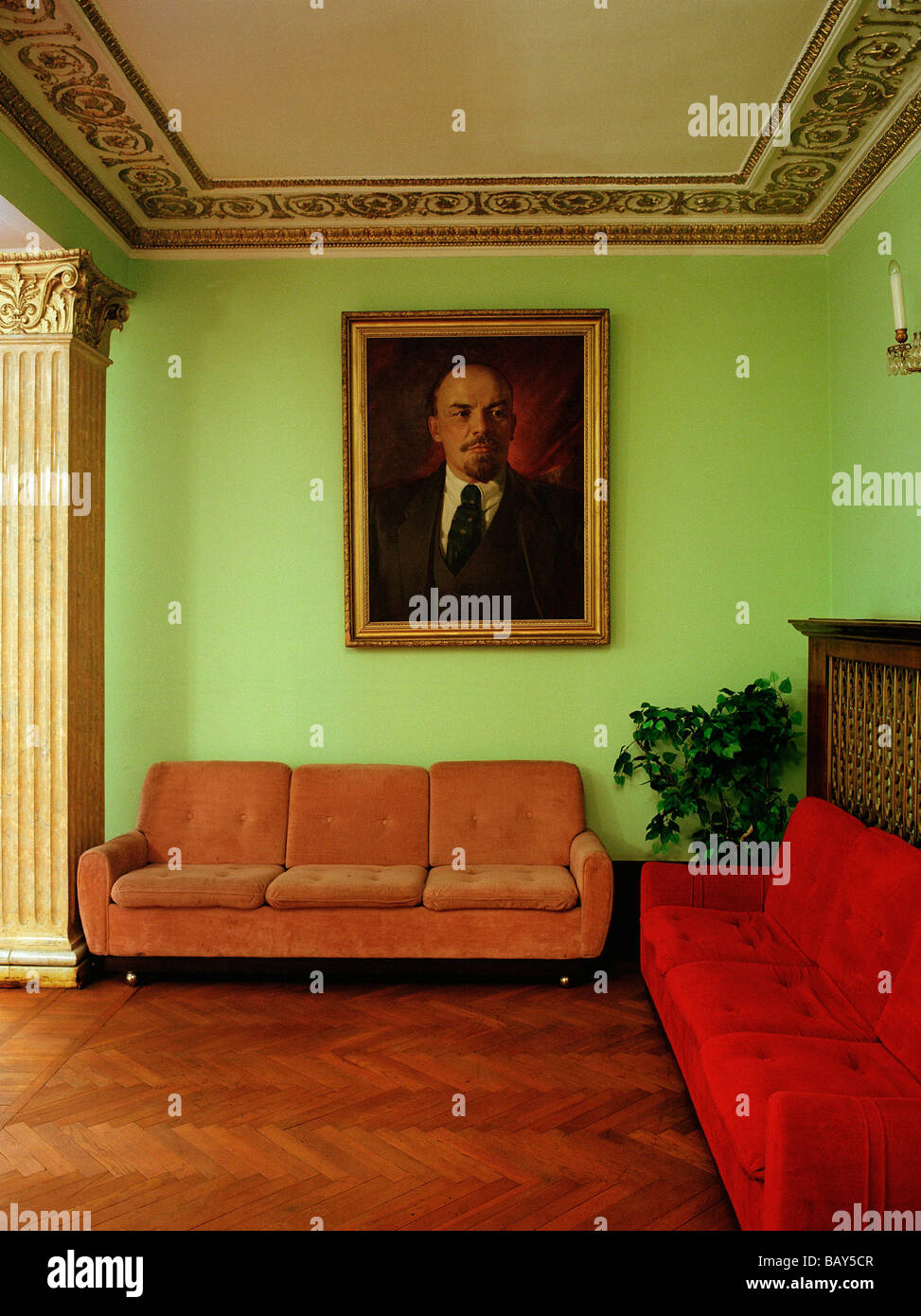 Painting of Lenin in the lobby of Hotel Sovietsky, Moscow, Russia Stock ...