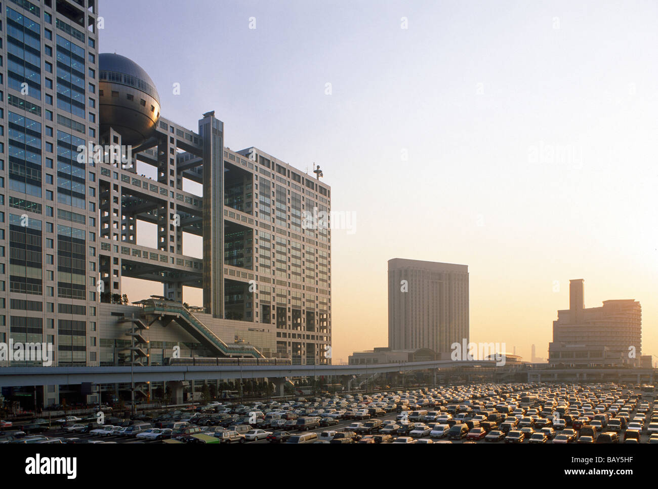 Fuji TV Building, Fuji Television Network building from architect Kenzo ...