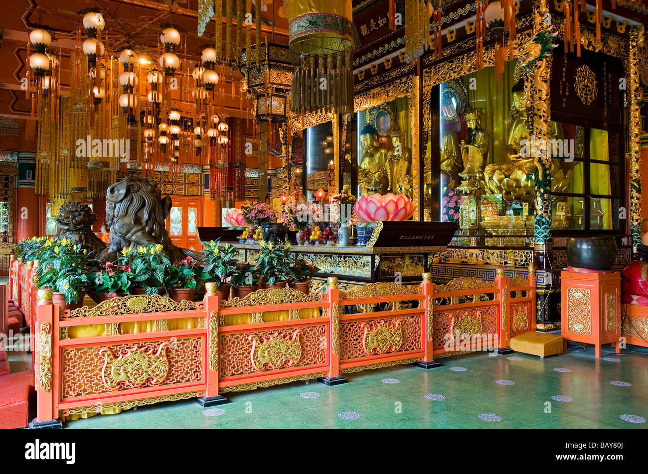 The Main Altar inside the Hall of the Great Hero at Po Lin Monastery ...