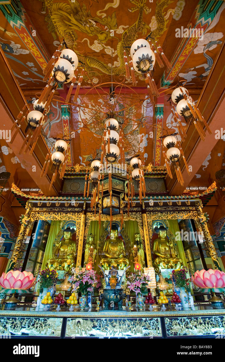 The Main Altar inside the Hall of the Great Hero at Po Lin Monastery ...
