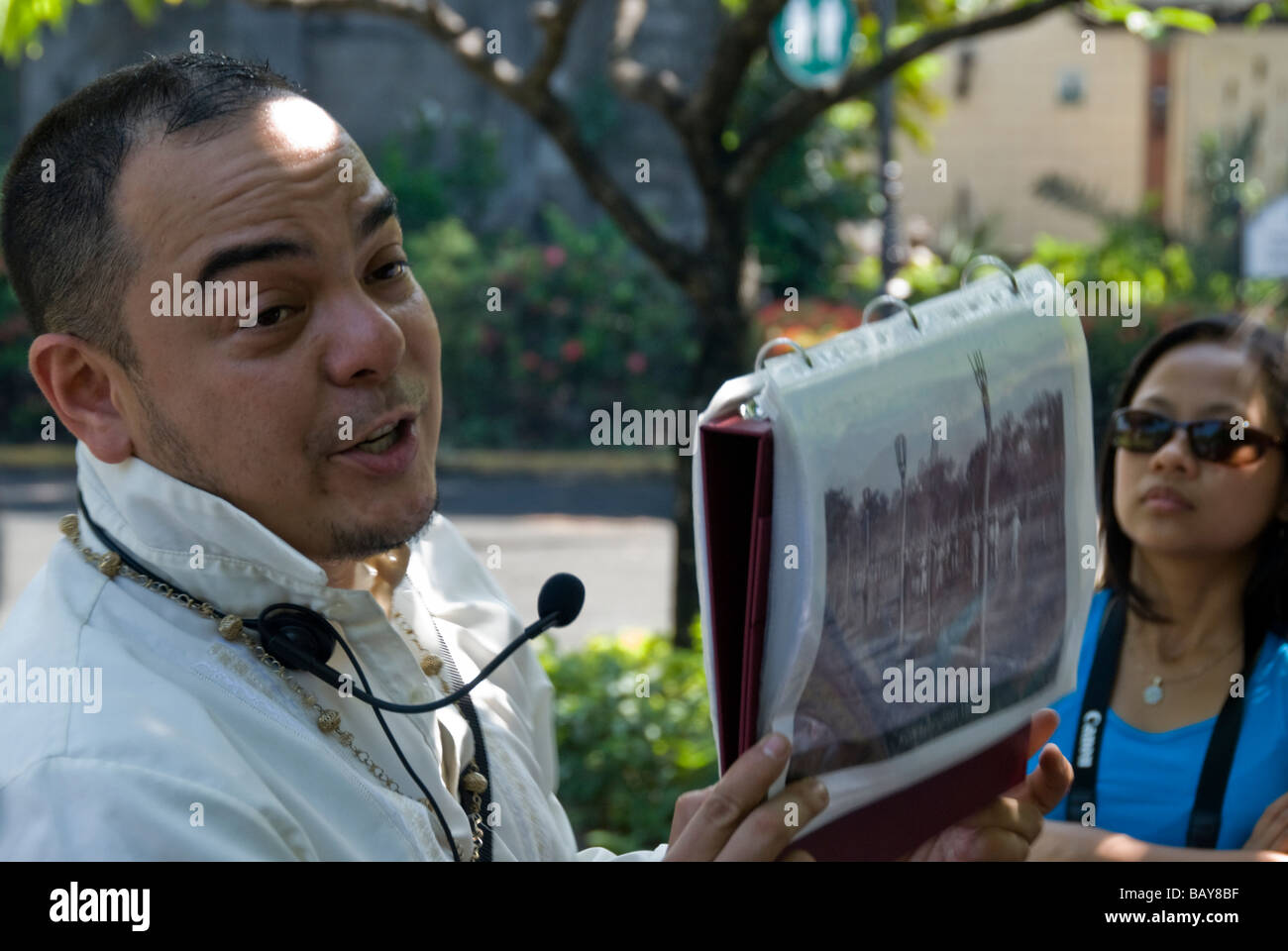 Carlos Celdran conducting his famous tour of Intramuros in Manila ...