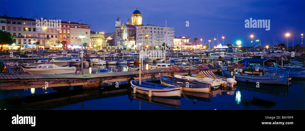 Townscape with harbour, St.Raphael, Cote d´Azur, Provence, Alpes ...
