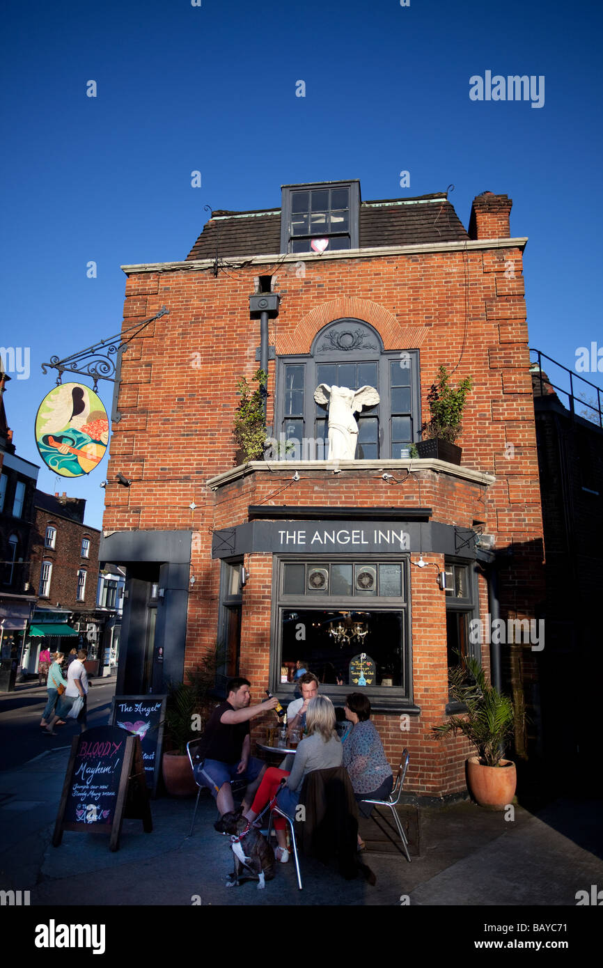 The angel pub london hi-res stock photography and images - Alamy