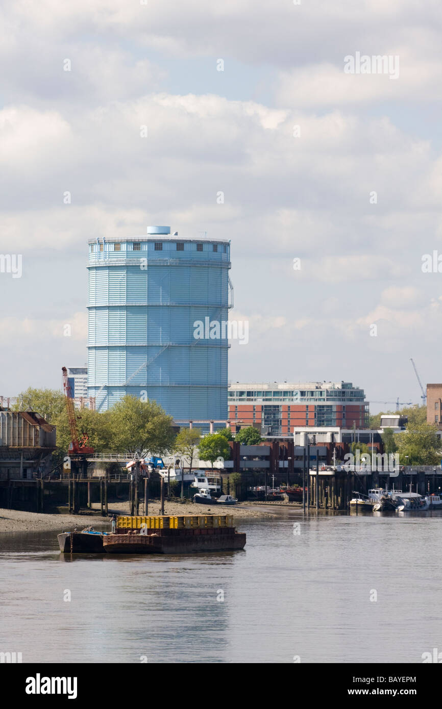 Gas Storage Tank Battersea London England Stock Photo - Alamy