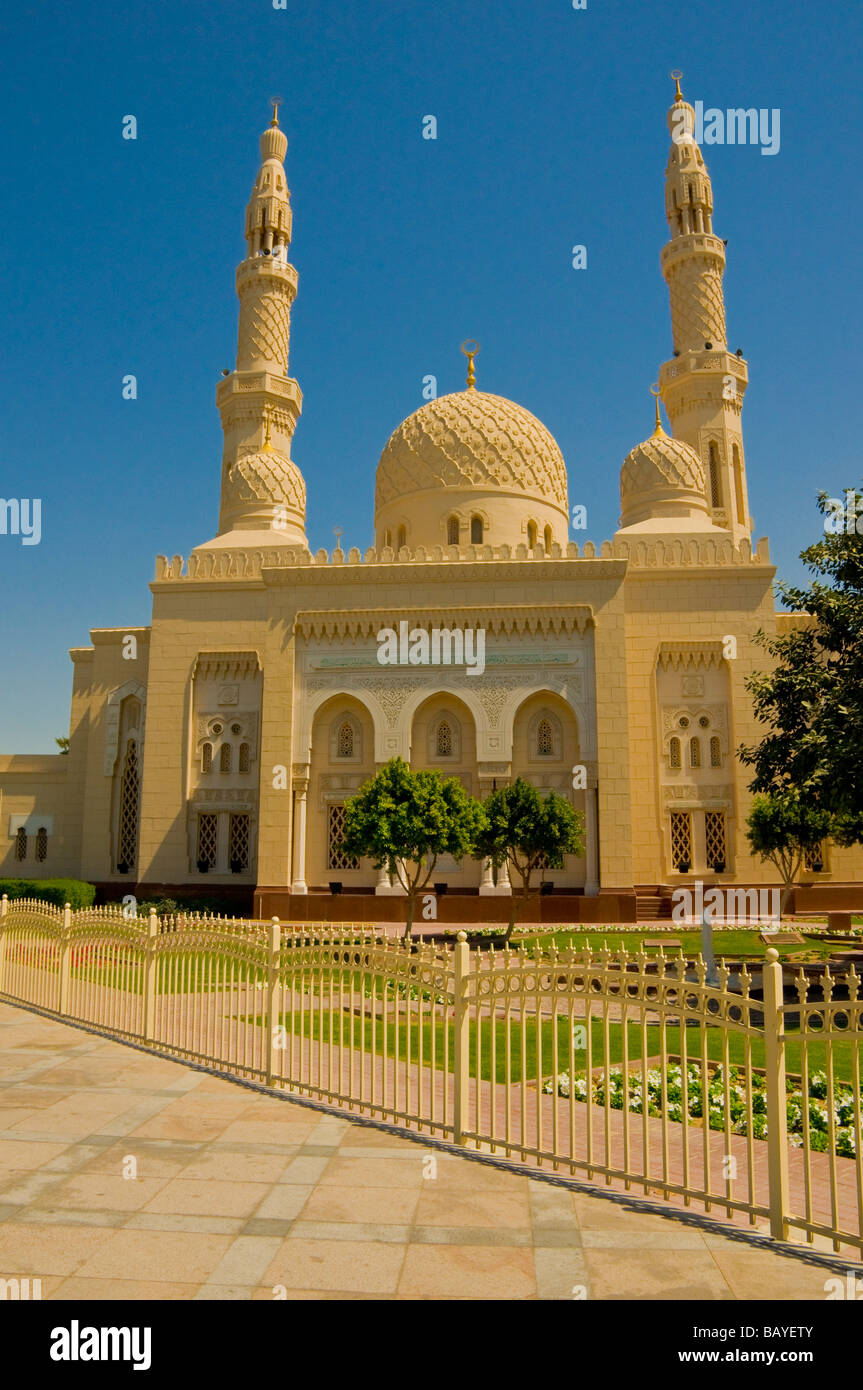 Jumeirah Mosque Dubai Stock Photo - Alamy Jumeirah Mosque Dubai Stock Photo - Alamy
