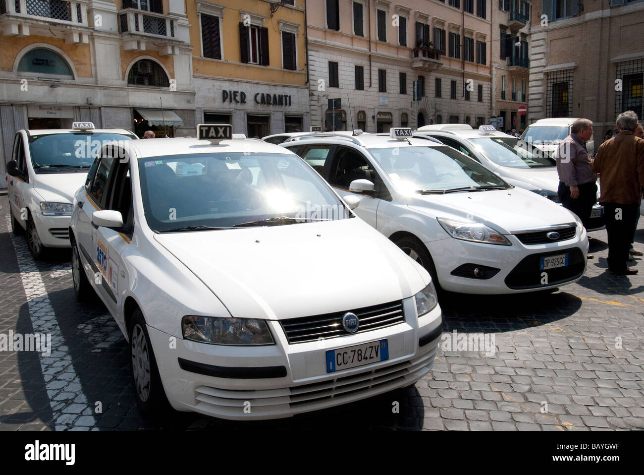 Rome taxis hi-res stock photography and images - Alamy