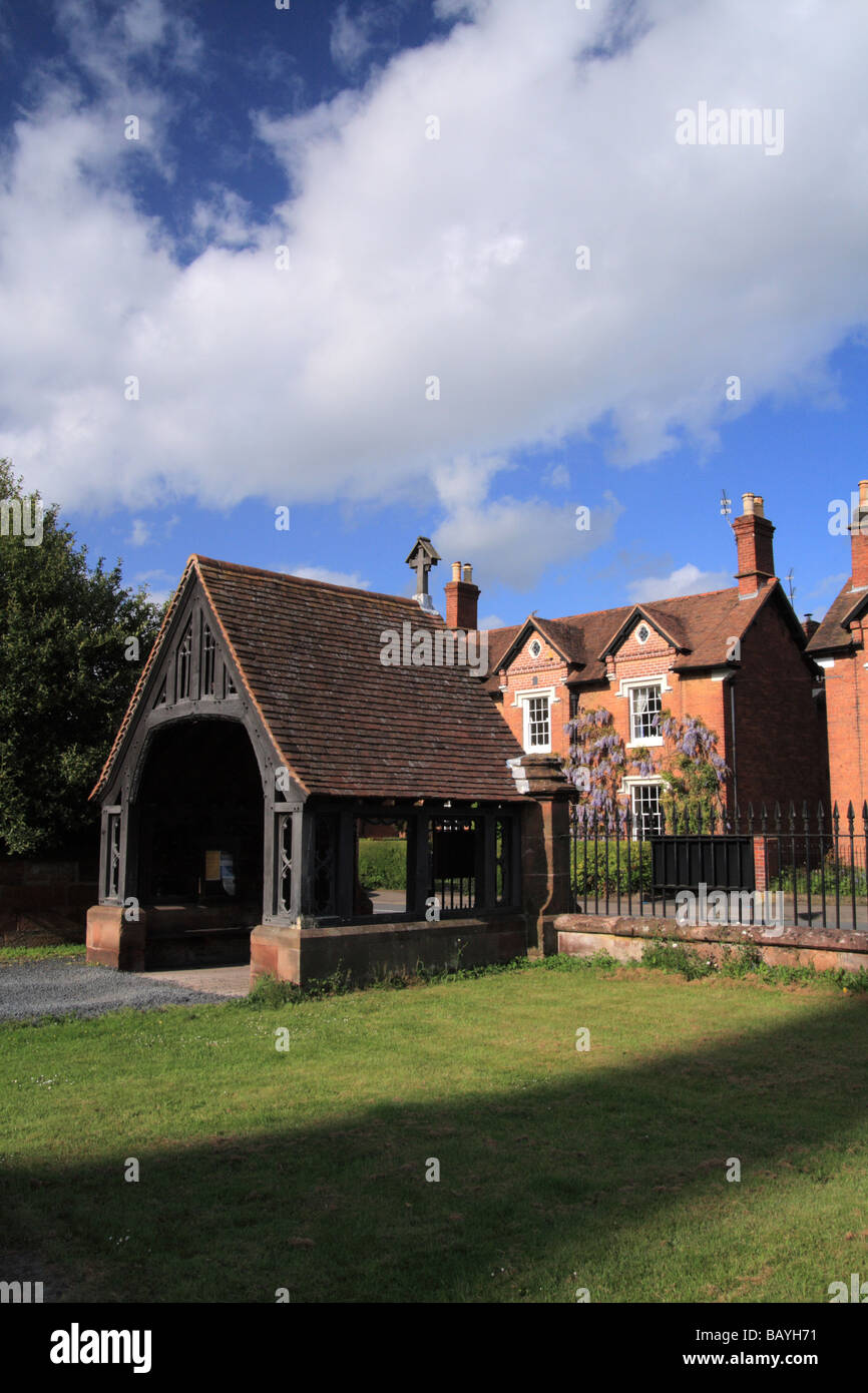 Lychgates hi-res stock photography and images - Alamy