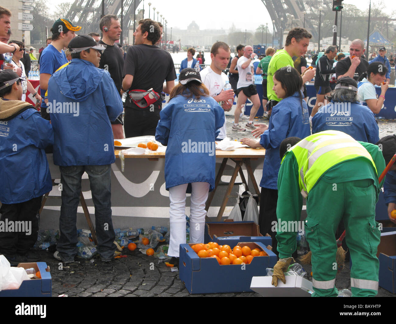 First aid station marathon hi-res stock photography and images - Alamy