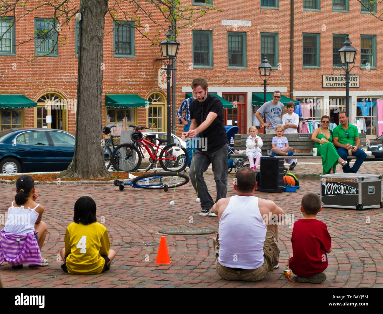Street performer, Market Square, Newburyport, Massachusetts Stock Photo ...