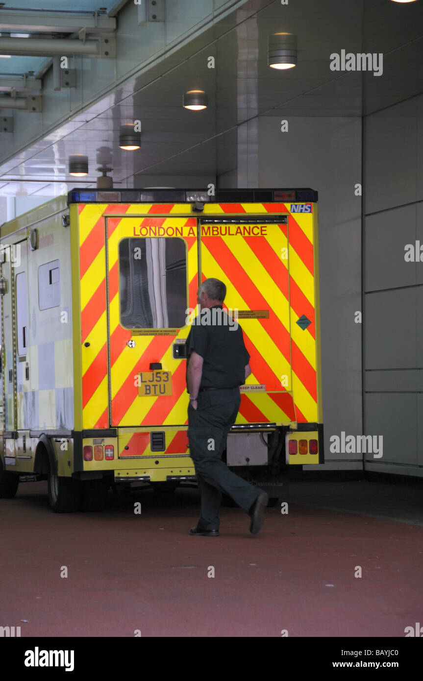 London ambulance service hi-res stock photography and images - Alamy
