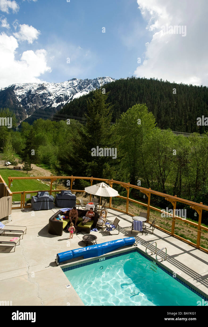 Hotel guests in the swimming pool hi-res stock photography and images ...