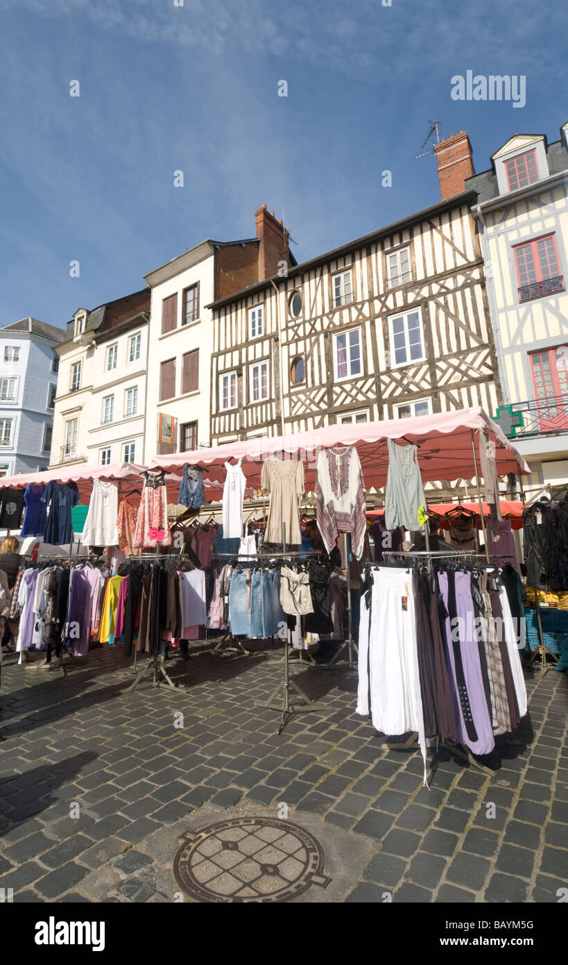 Houses french france normandy hi-res stock photography and images - Alamy