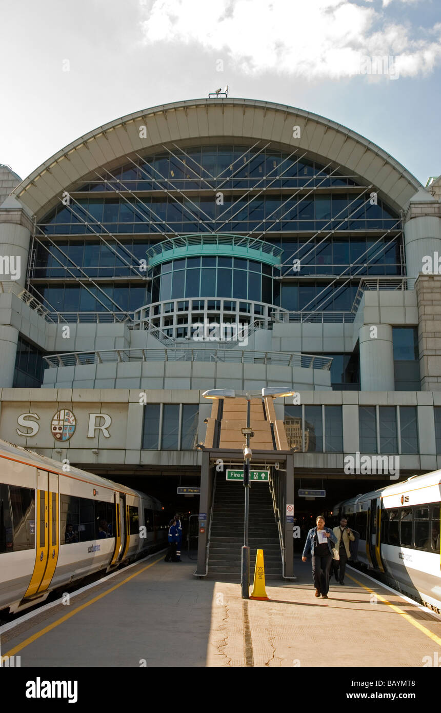 Charing Cross Station Platform High Resolution Stock Photography and ...