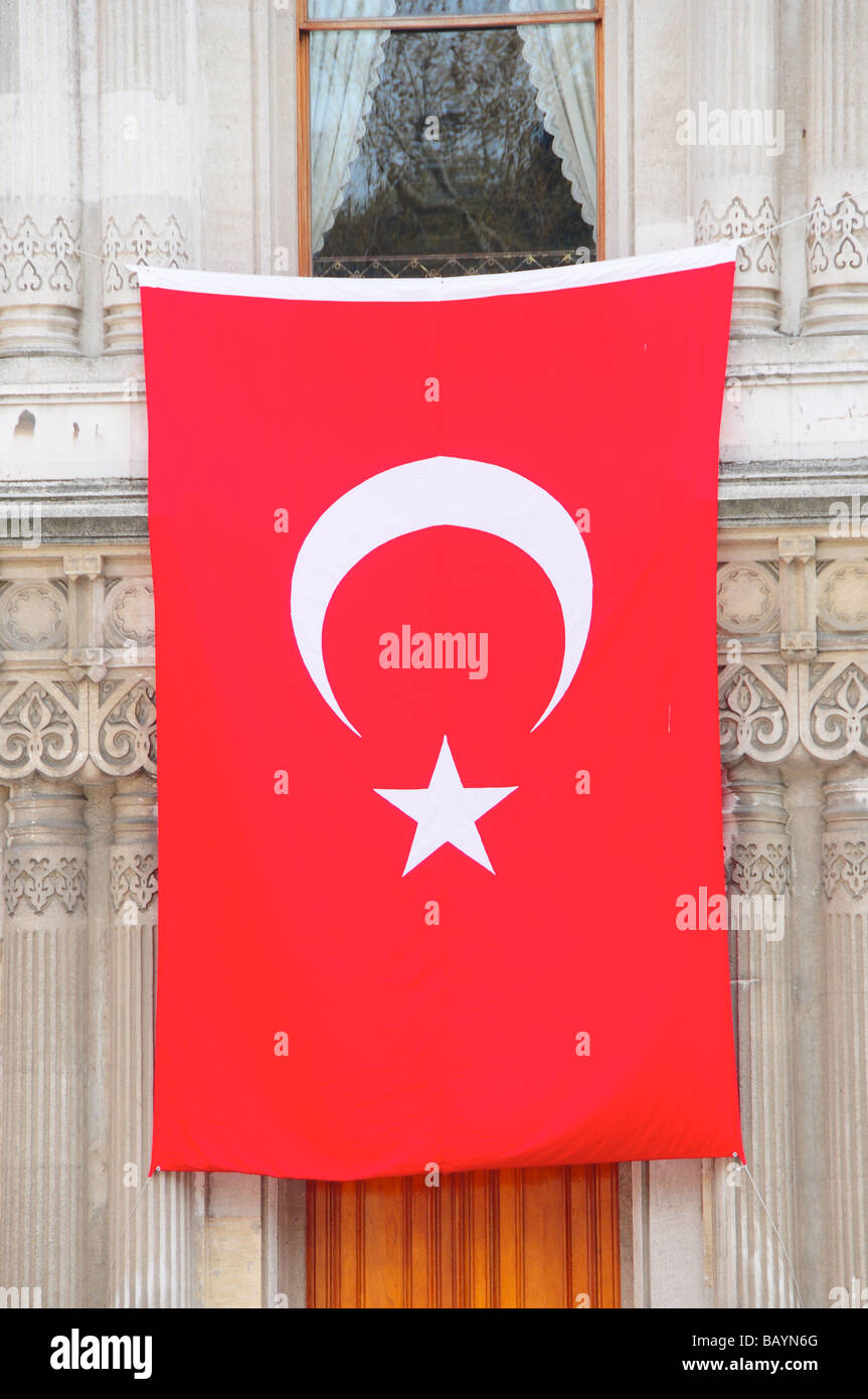 Istanbul flag hi-res stock photography and images - Alamy