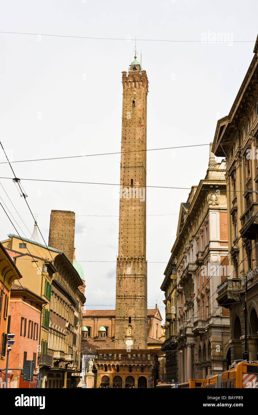 Asinelli Tower from Via Rizzoli Bologna Italy Stock Photo - Alamy