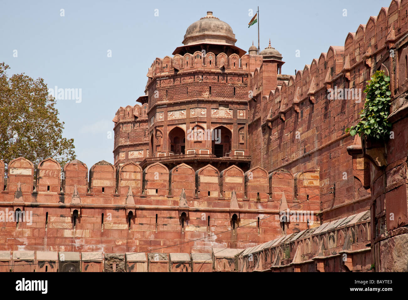 Red fort of agra with hi-res stock photography and images - Alamy