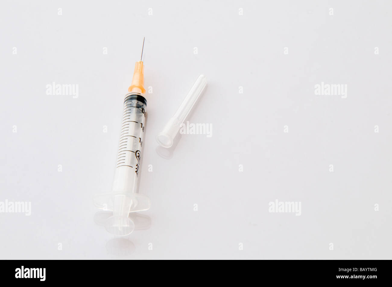 Vertical shot syringe needle hi-res stock photography and images - Alamy