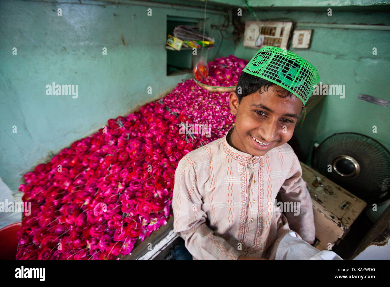 Indian Boy Selling Flowers High Resolution Stock Photography and Images ...