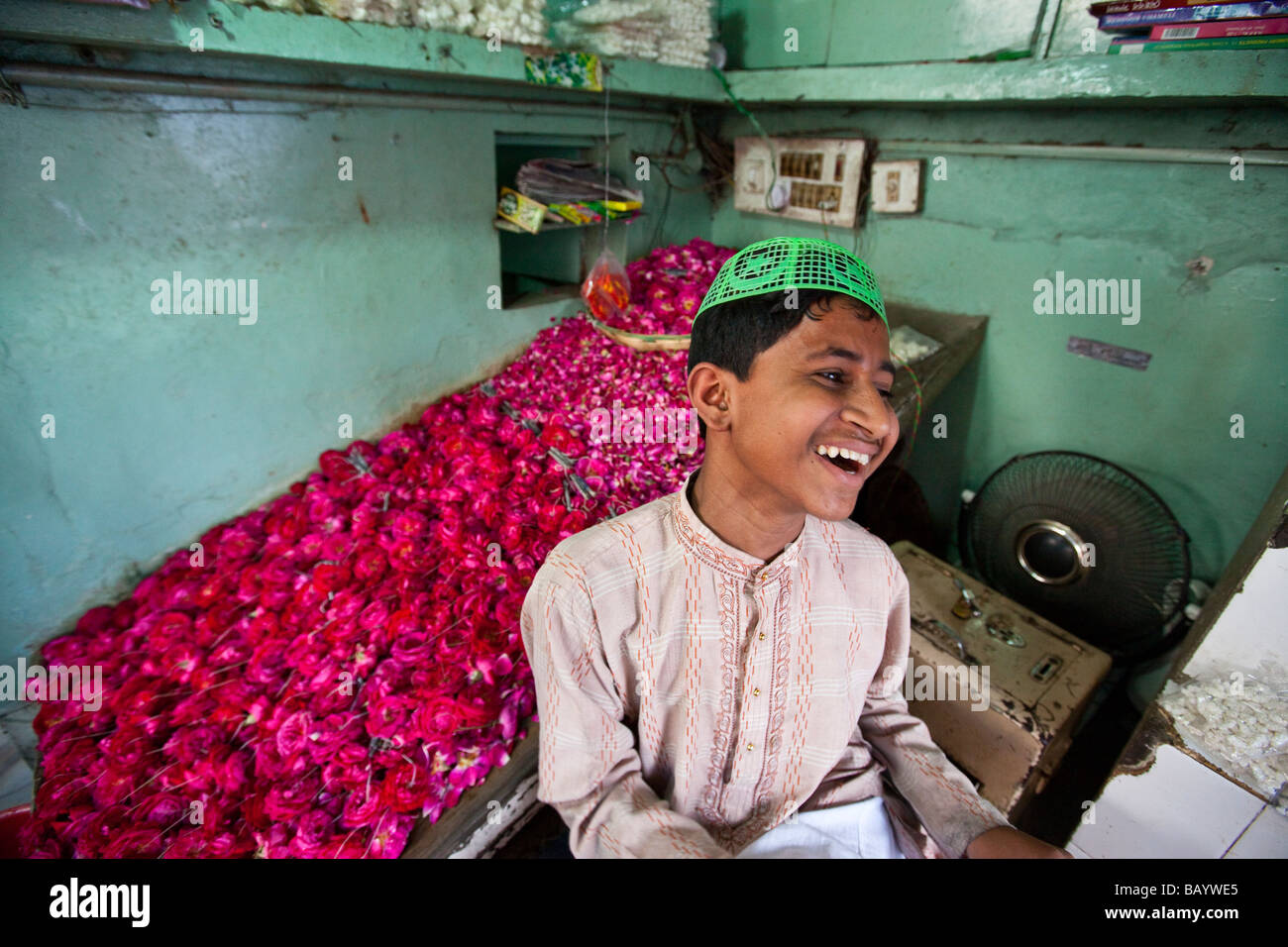 Muslim Boy Selling Flowers at Nizamuddin Shrine in Delhi India Stock ...