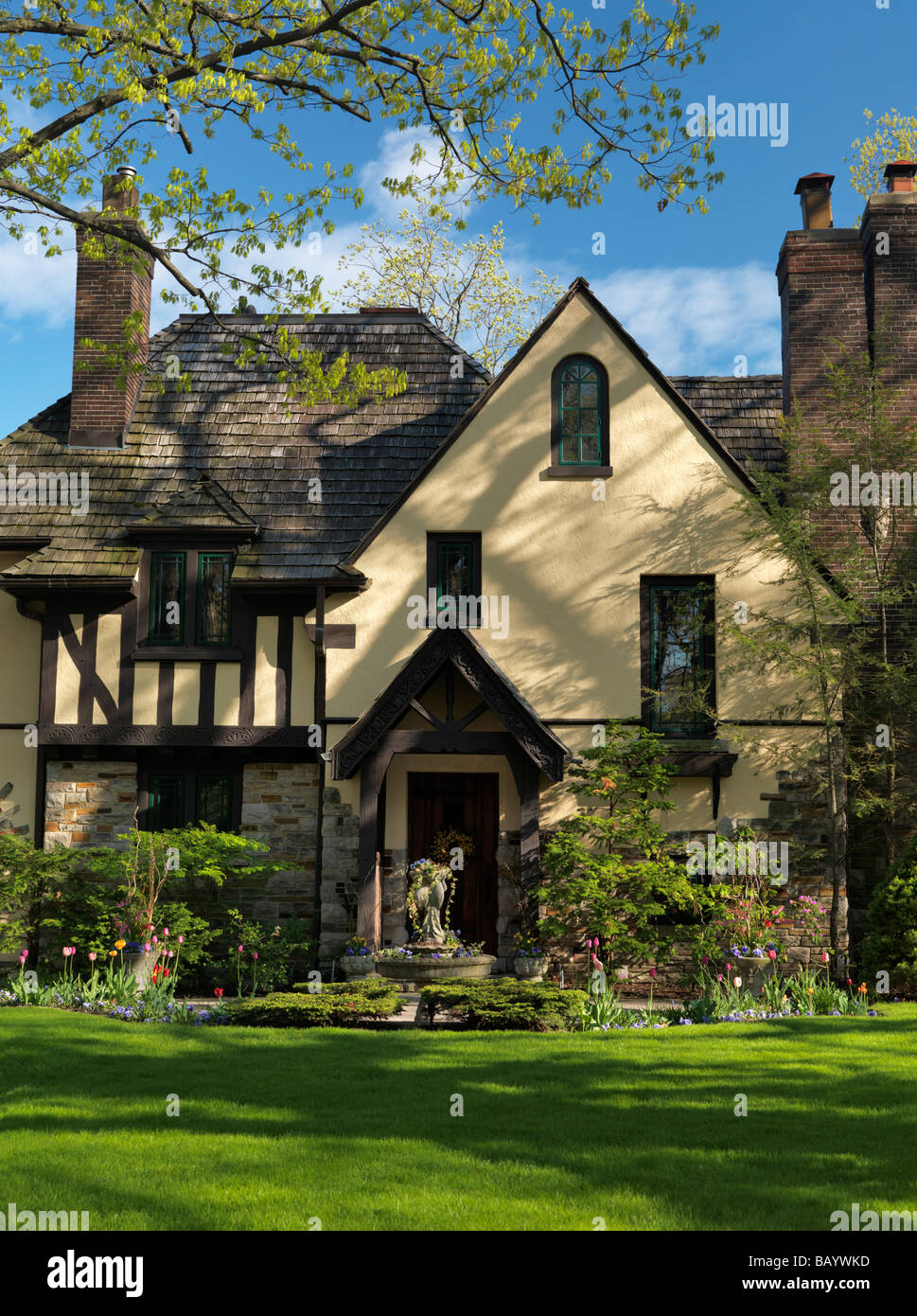 Private estate of large expensive houses hi-res stock photography and ...