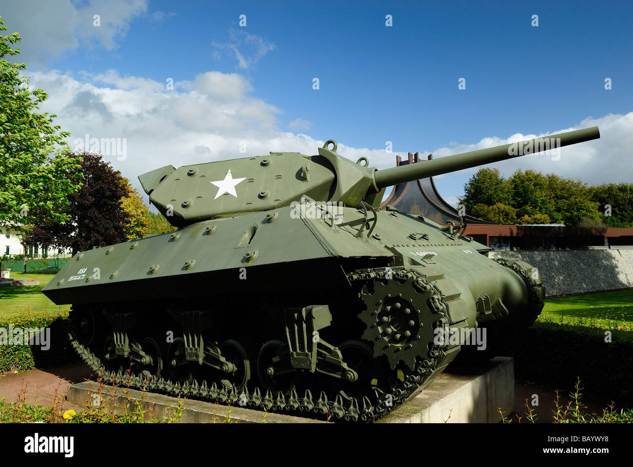 Sherman tank 1944 hi-res stock photography and images - Alamy