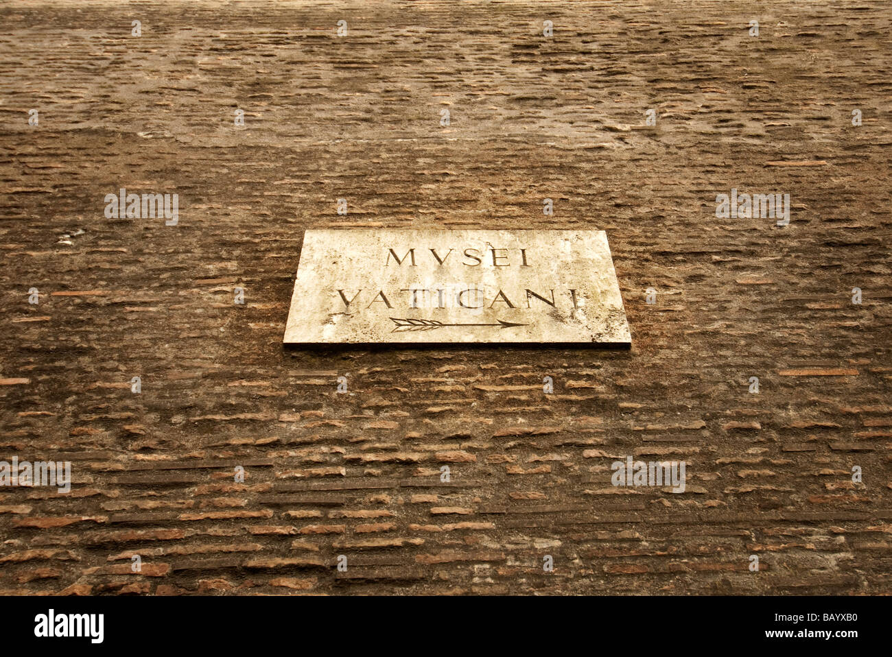 sign showing tourists to the entrance to the vatican museum Stock Photo ...