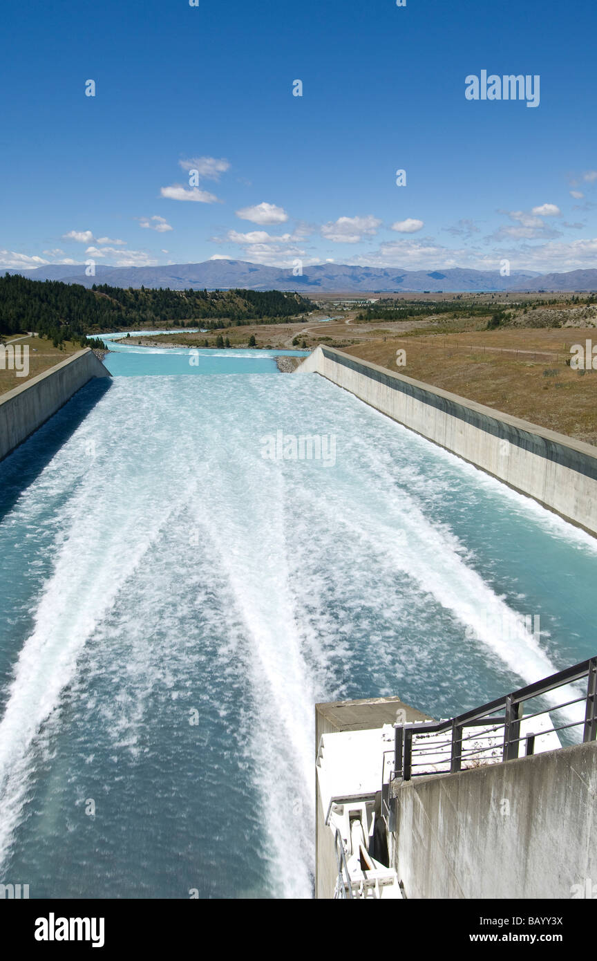 Spillway at Lake Pukaki South Island New Zealand Stock Photo - Alamy