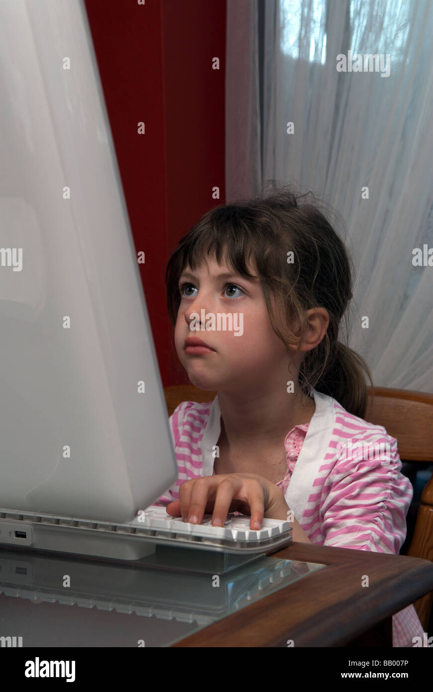 Old apple keyboard hi-res stock photography and images - Alamy