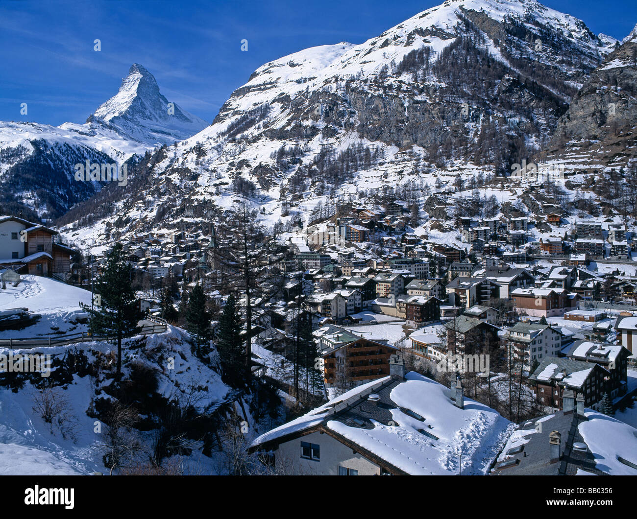 Zermatt Town & Matterhorn, Daytime View Stock Photo - Alamy