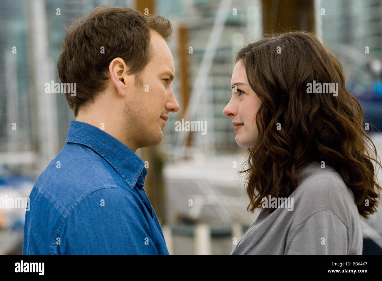 Anne hathaway passengers 2008 hi-res stock photography and images - Alamy