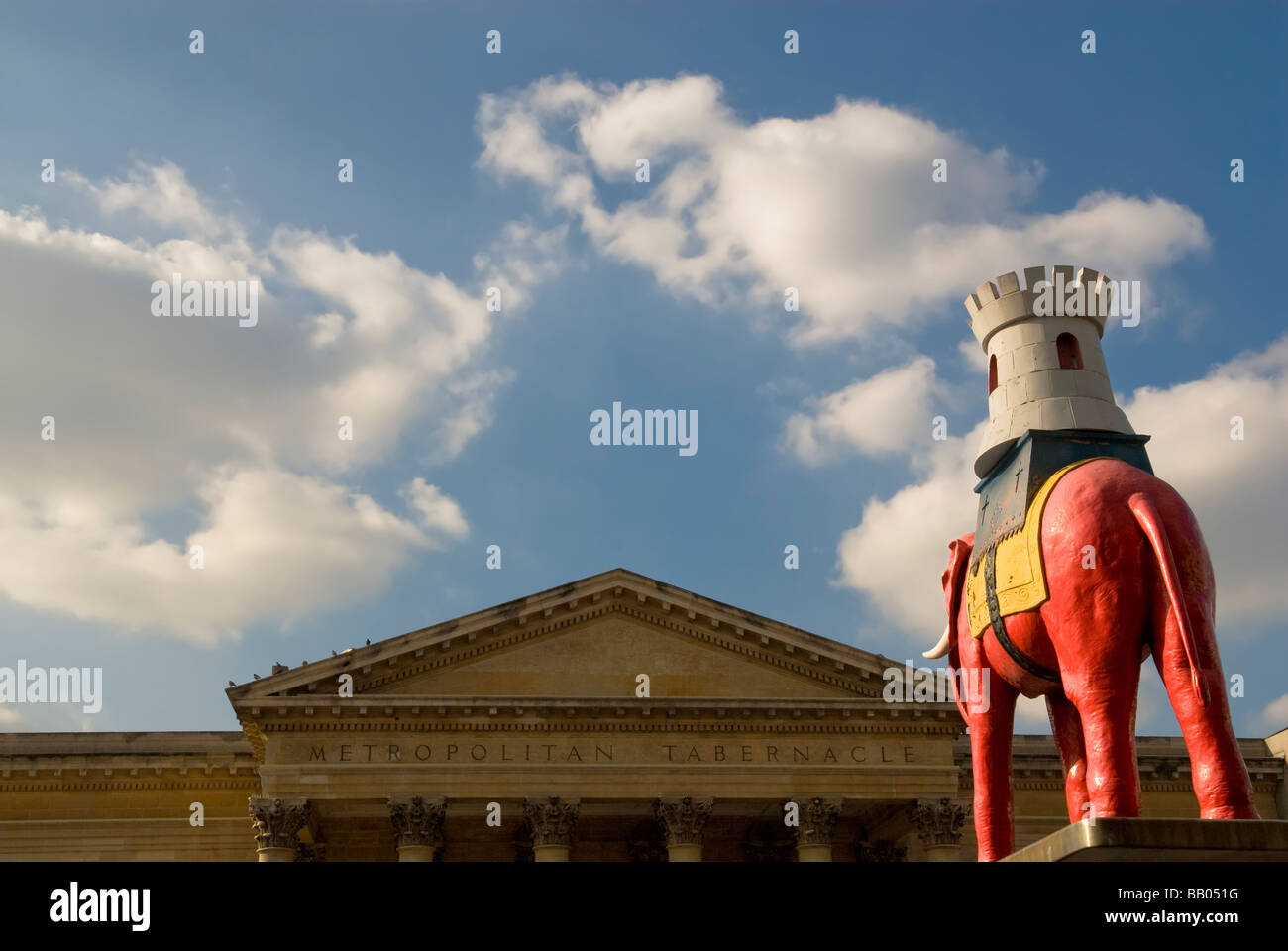 Elephant castle 1960s hi-res stock photography and images - Alamy