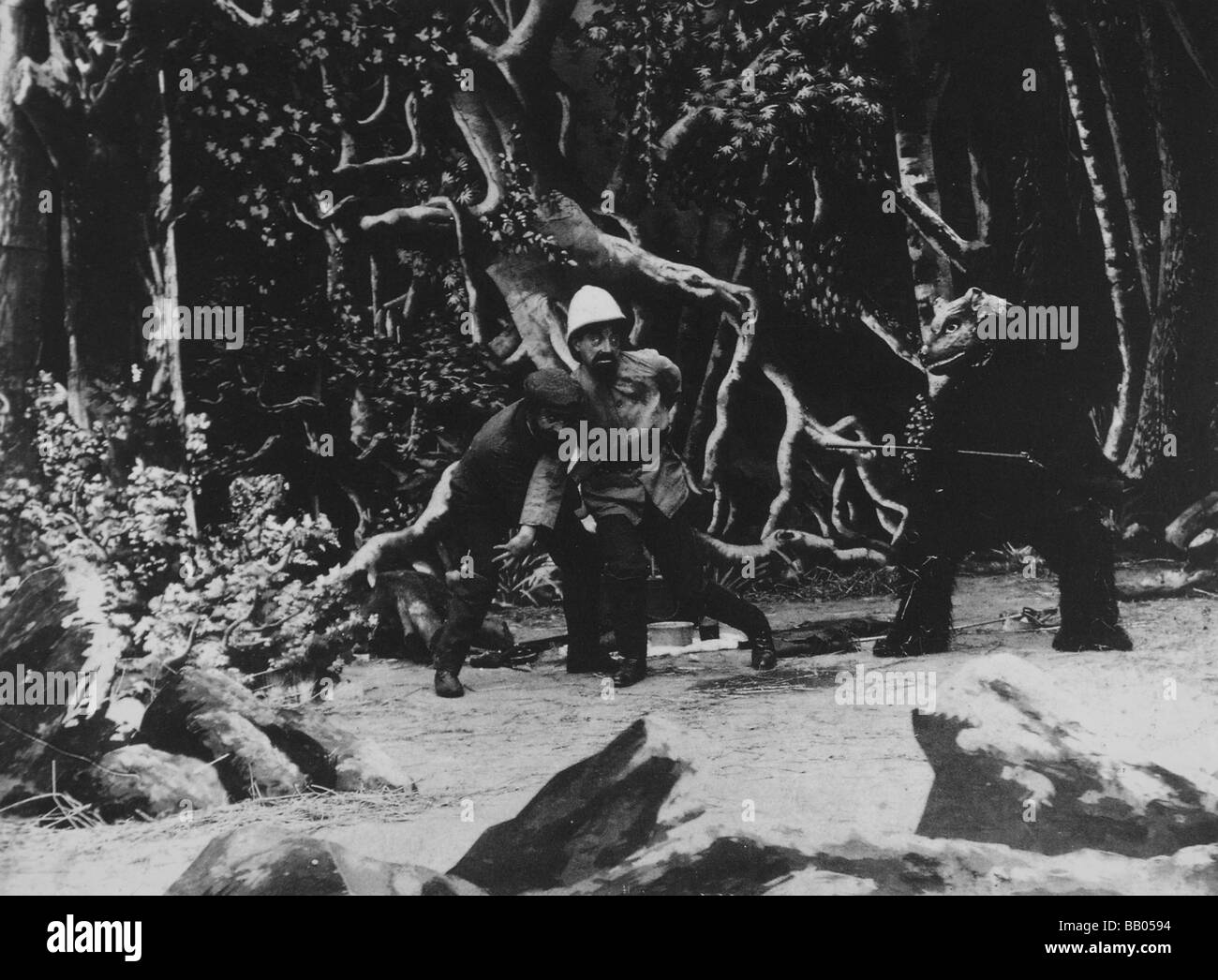 Tartarin de Tarascon Hunting Teddy Bears Year : 1908 Director : Georges ...