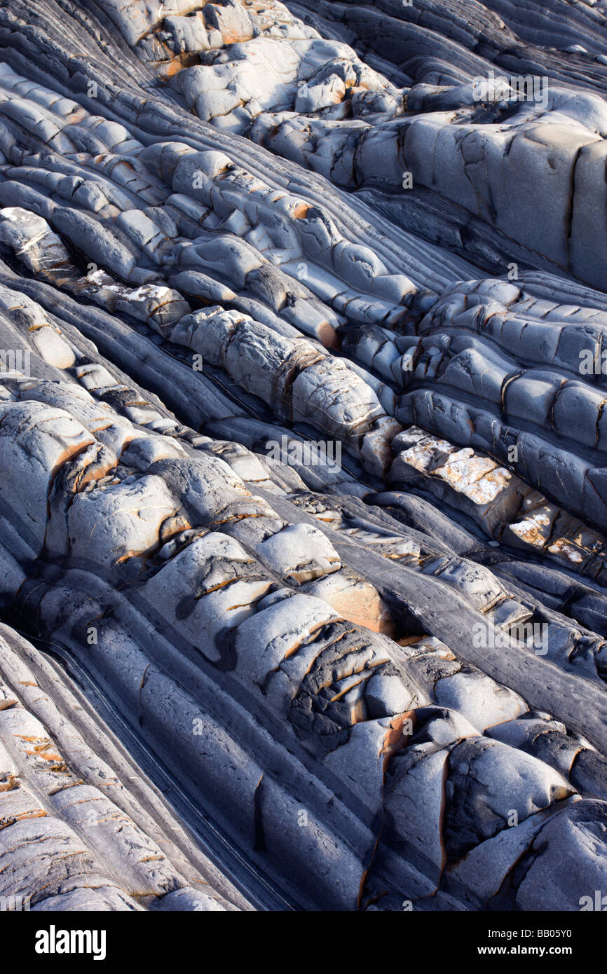 Rock strata on the coastal cliffs at Sandymouth Bay in North Cornwall ...